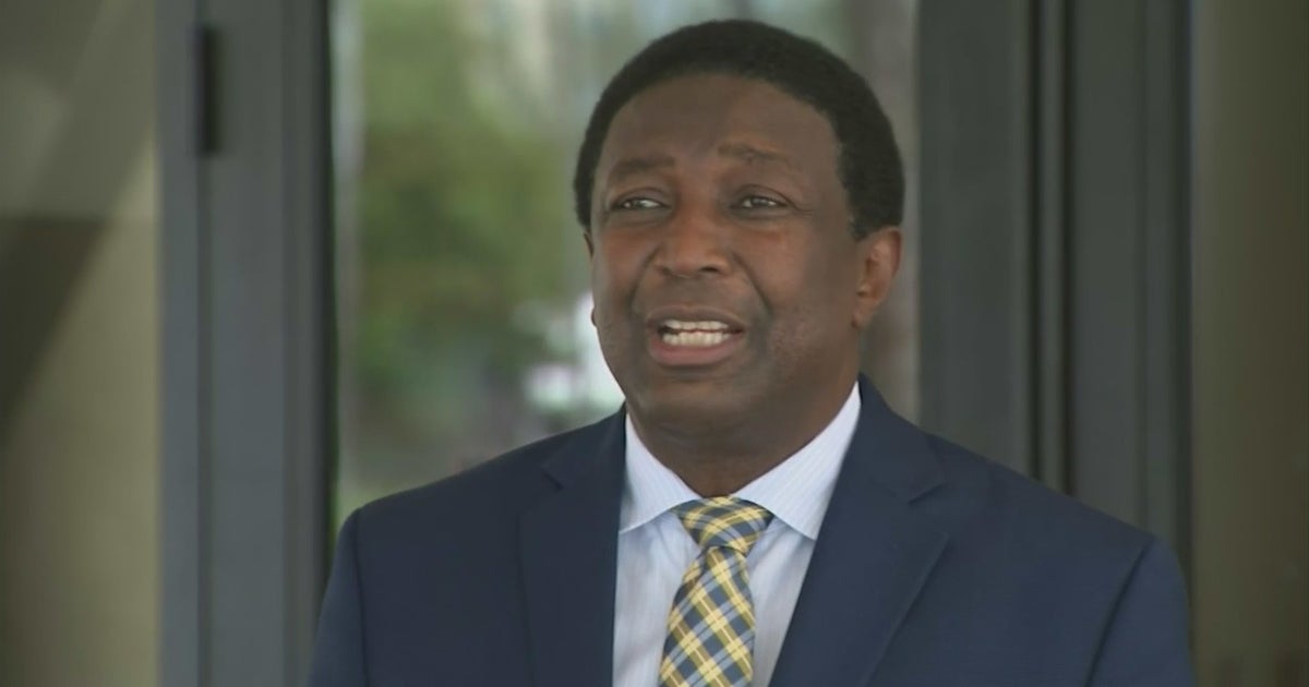 Broward Mayor Dale Holness Keeps 10 PM As Closing Time For Restaurants ...