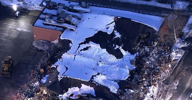 Ice and snow causes problems throughout U.S. - CBS News