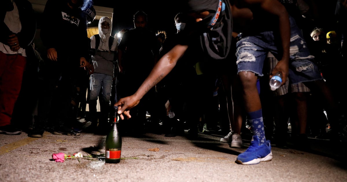 Protests in Kenosha over Jacob Blake shooting stay peaceful - CBS News