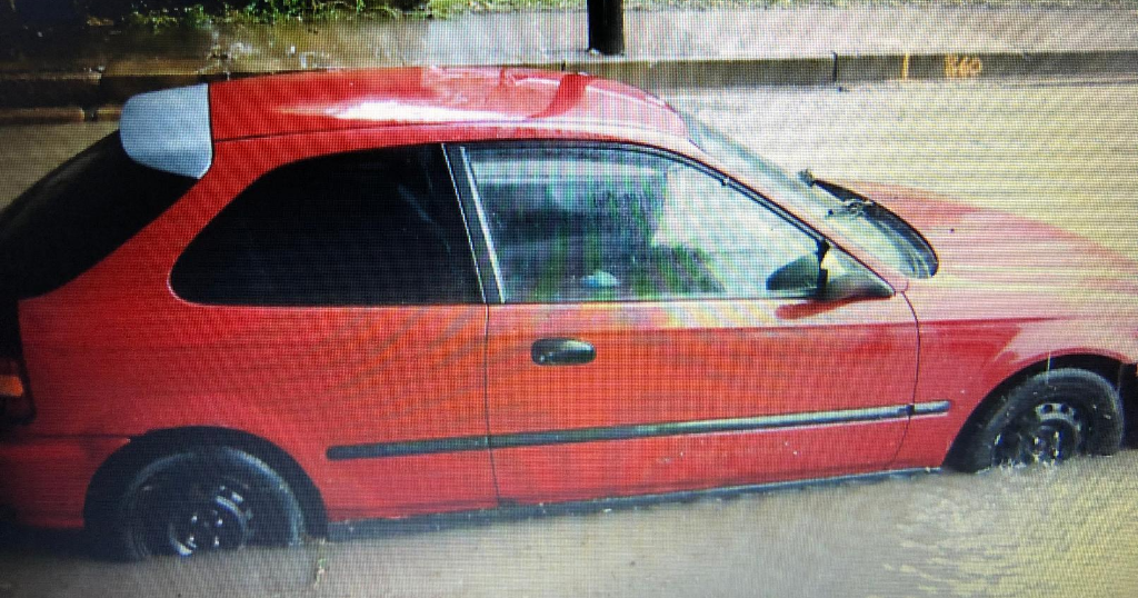 Car Gets Stuck In Rising Flood Waters During Torrential Downpours - CBS ...