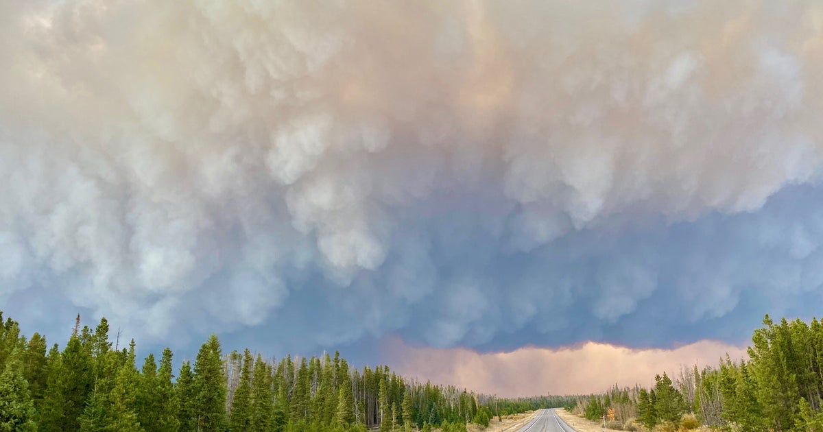 Mullen Fire Burning In Wyoming North Of Colorado State Line Fills Sky ...