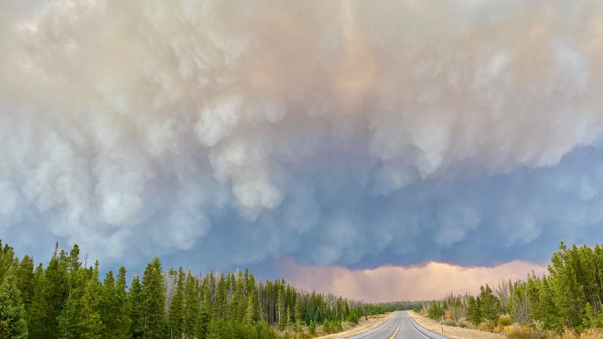 Mullen Fire Burning In Wyoming North Of Colorado State Line Fills Sky ...