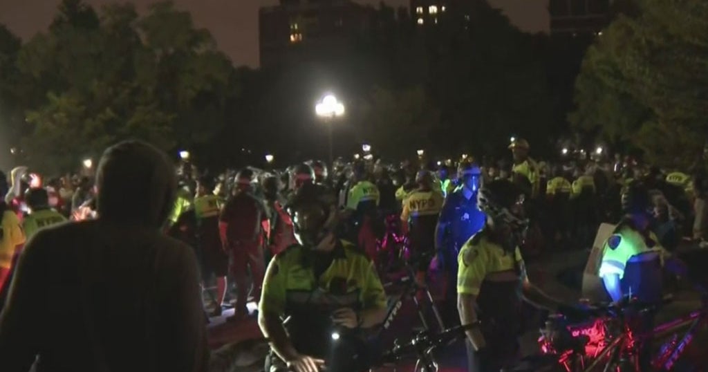 Police Surround, Swarm BLM Protest At Washington Square Park ...