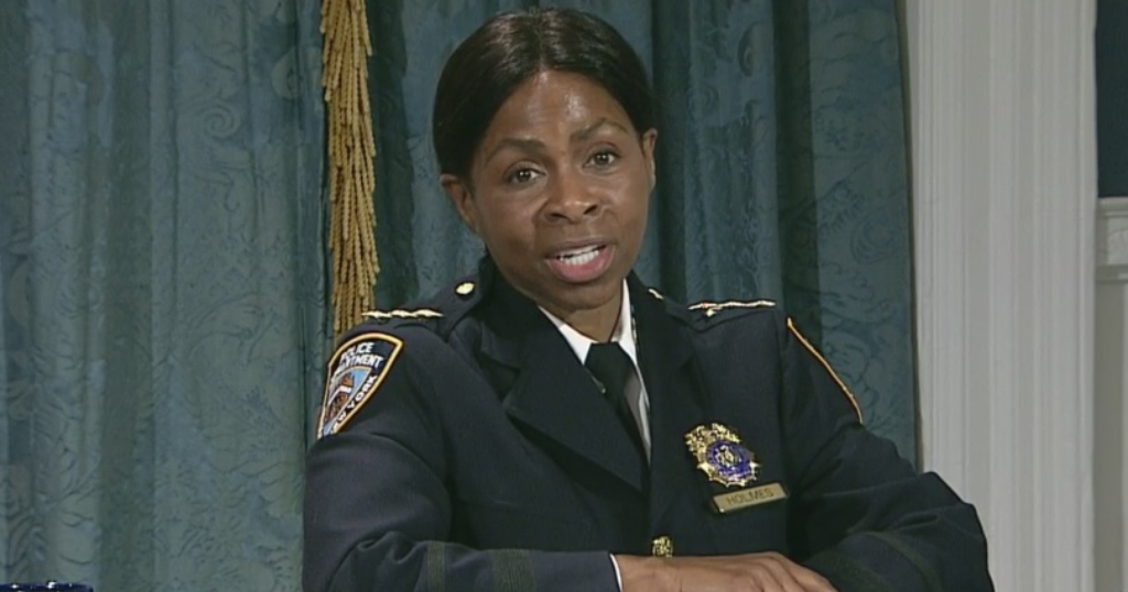 NYPD Names Juanita Holmes First Female Chief Of Patrol - CBS New York