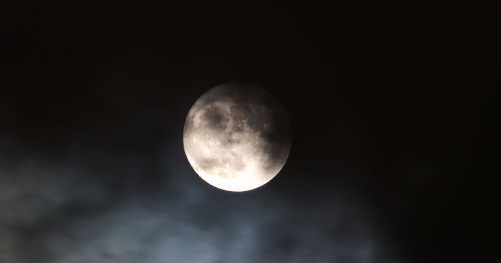 Rare Full 'Blue' Moon To Shine Over Maryland On Halloween - CBS Baltimore