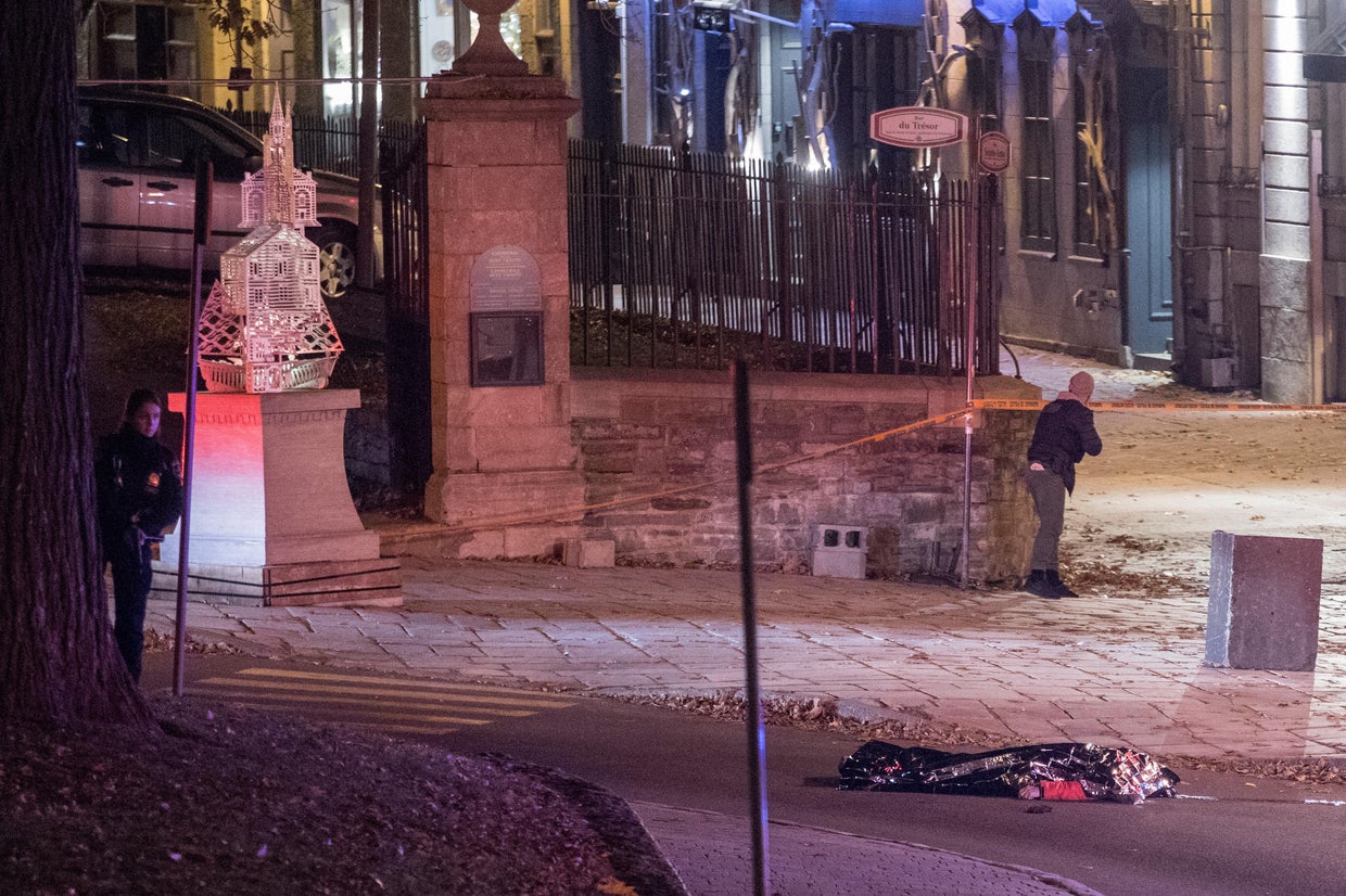 Man in medieval clothing kills 2 and injures 5 in Halloween stabbing ...