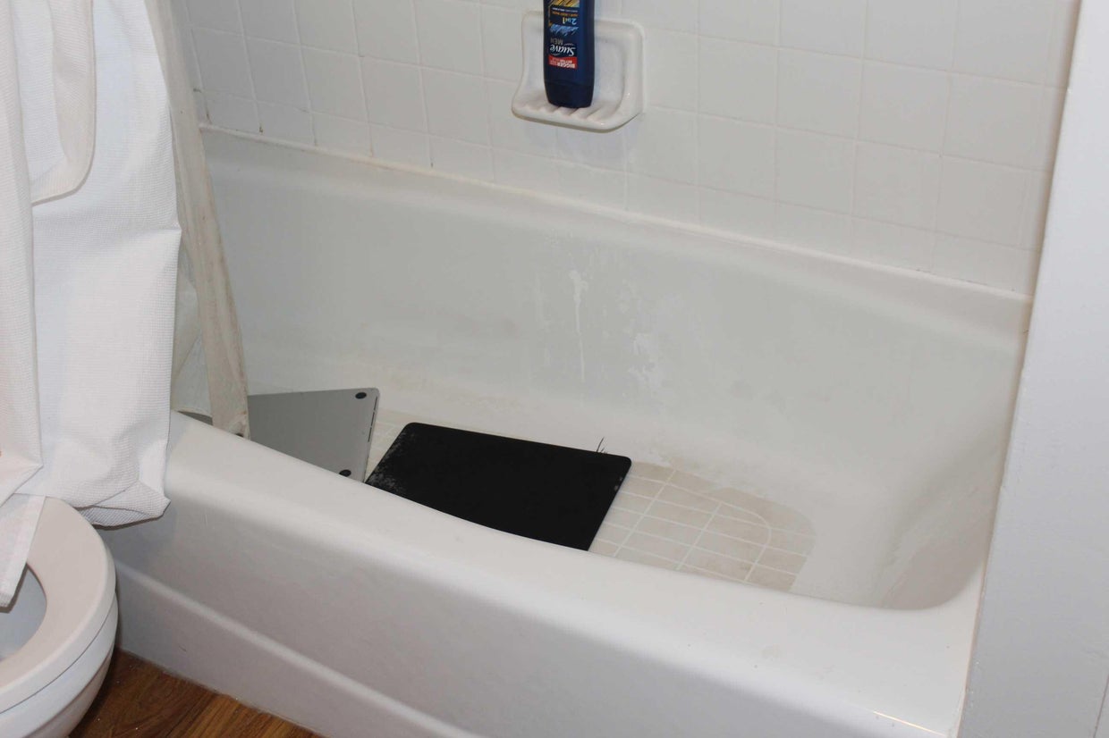 Why was the laptop in the tub? Odd clue in polarizing Nicole Addimando ...