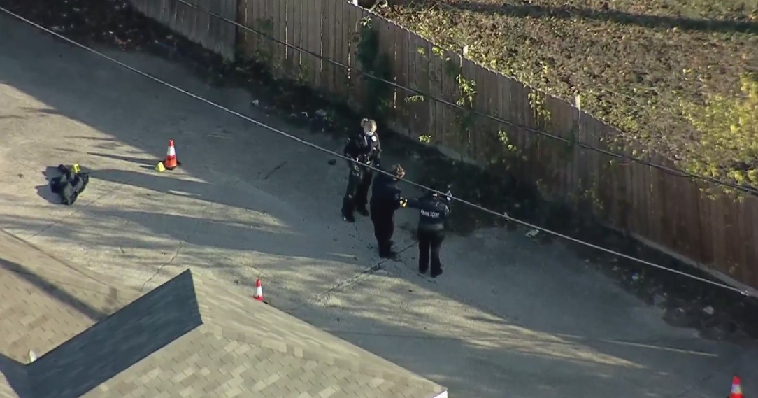 2 Killed In Arlington Triple Shooting - CBS Texas