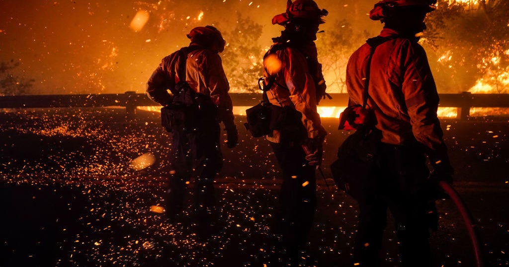 Thousands flee homes as Bond Fire spreads through Southern California ...