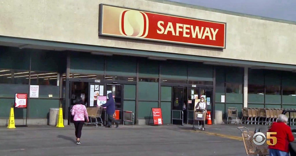 COVID Pandemic: South Bay Residents Squeeze In Last-Minute Shopping ...