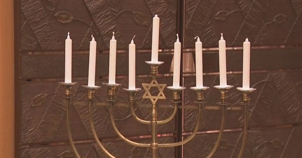 Families Honor Old Traditions In New Ways As Chanukah Begins - CBS New York