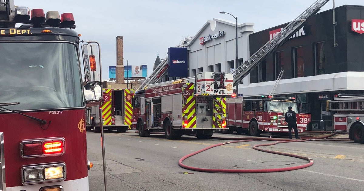 US Bank Center In Lincoln Square Catches Fire - CBS Chicago