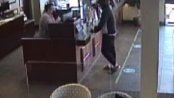 Boulder Bank Robbery Suspect Told Teller He Had A Bomb - CBS Colorado