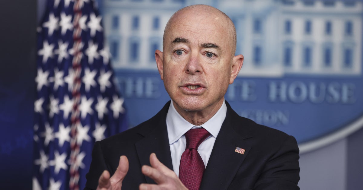 Homeland Security chief urges patience with "stressful challenge" along ...