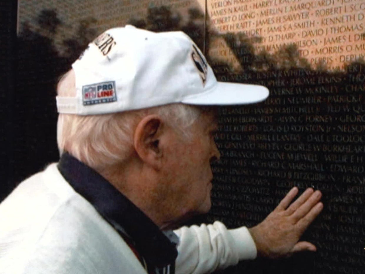 "Dear Bob": Bob Hope's correspondence with GIs at war - CBS News