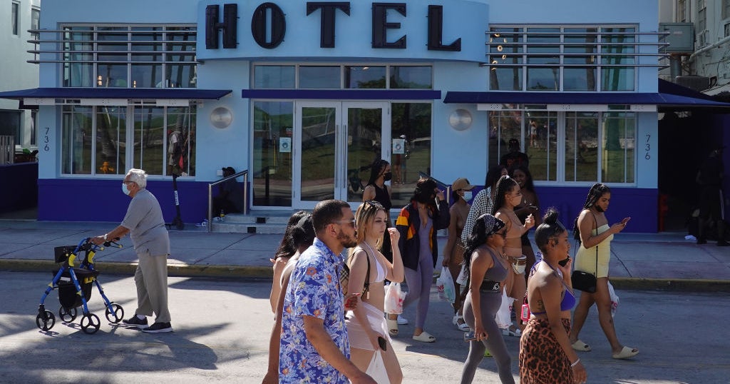 Miami Beach Officials & Residents Say Unruly Spring Break Crowds Are ...