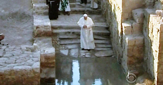 Thousands flock to welcome Pope Francis in Jordan - CBS News