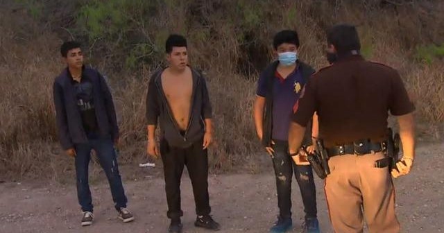 Border crisis comes to a head with surge of unaccompanied minors - CBS News