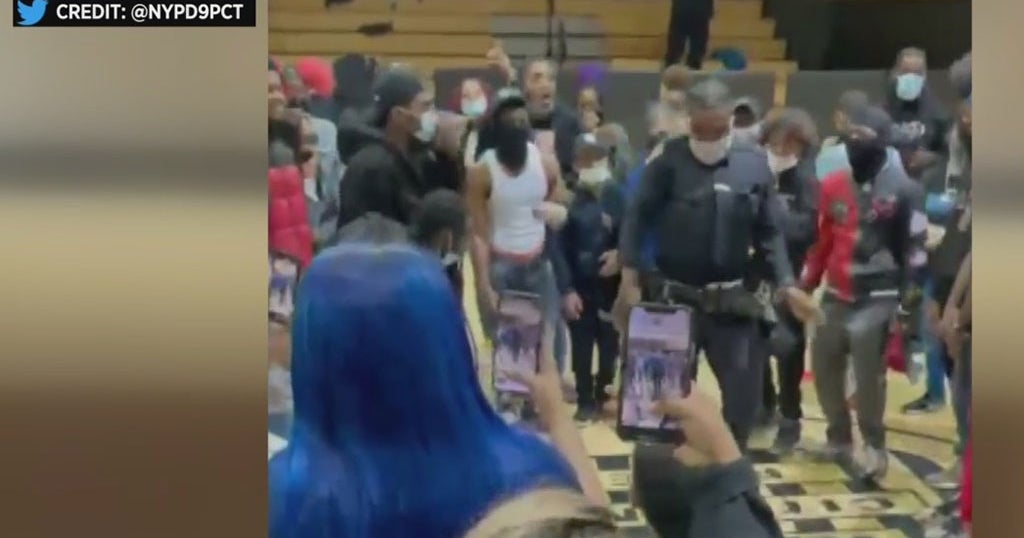Must Watch: NYPD Officer Busts A Move At Lite Feet Dance Challenge ...
