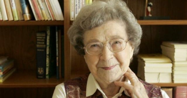 Children's author Beverly Cleary dies at 104 - CBS News