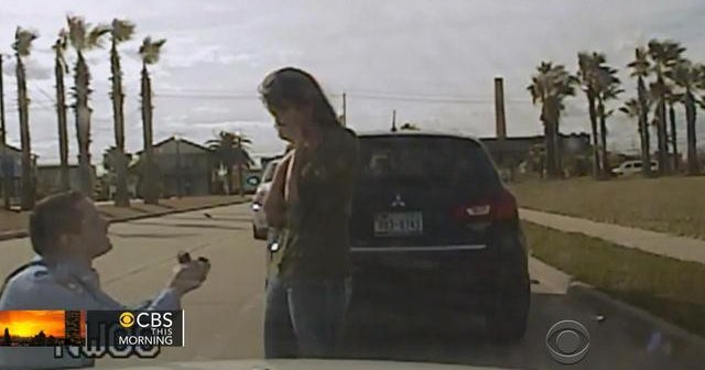 A police officer's unique proposal caught on dash cam - CBS News