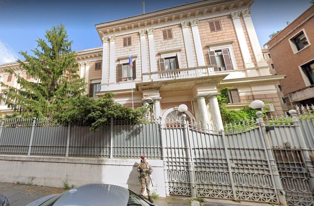 Italian Police Say Russian Diplomat Italian Navy Captain Caught Red Handed In Spy Transaction