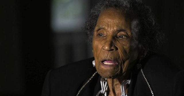 Civil rights activist remembers the police brutality of Selma - CBS News