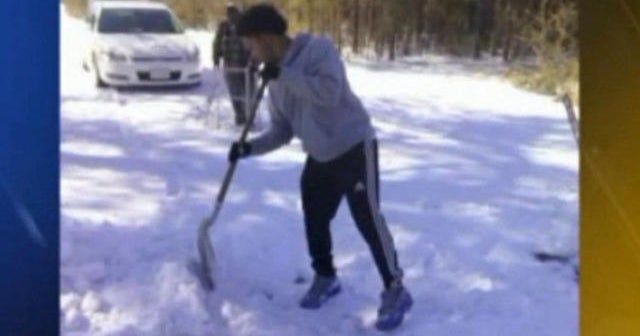 Teen comes to elderly man's rescue - CBS News