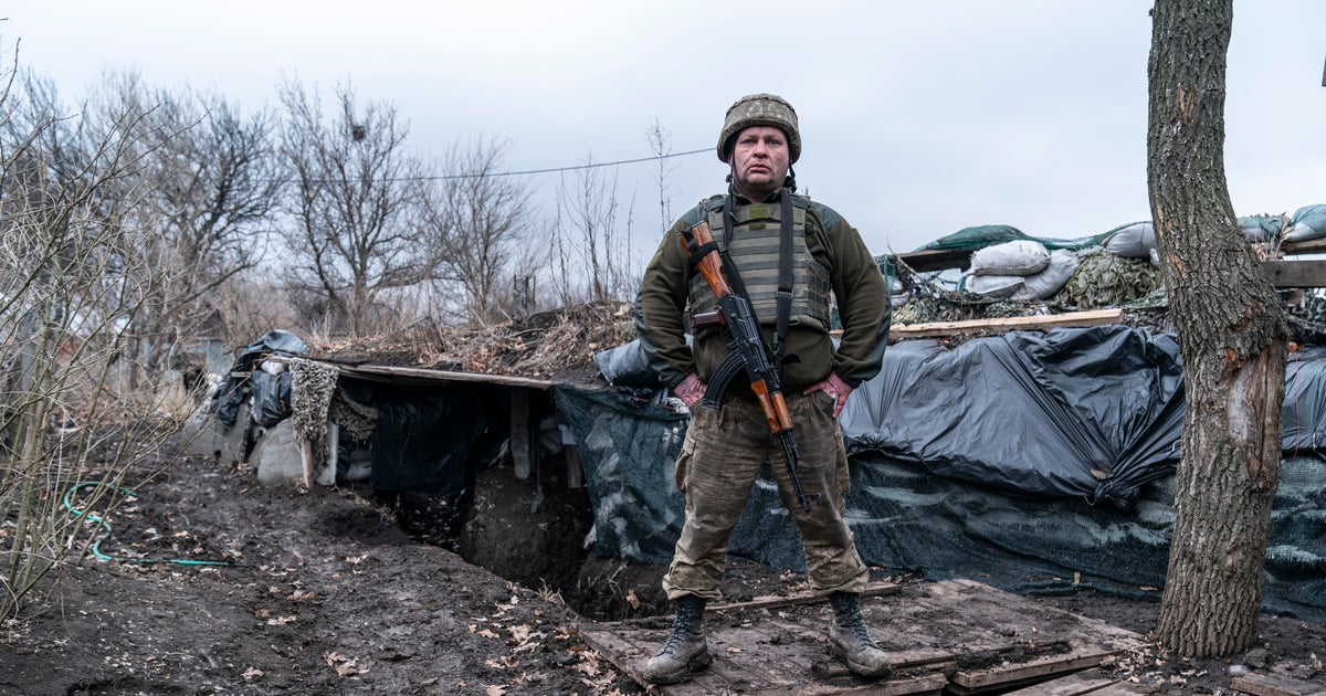 Biden calls Ukraine's leader, pledges "unwavering support" in the face ...