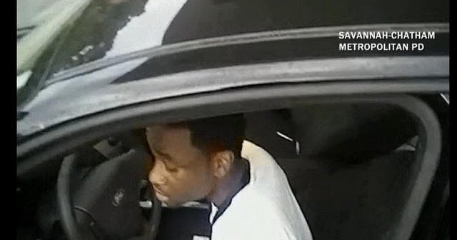 Caught on Camera: Officer Dragged By Suspect's Car - CBS News