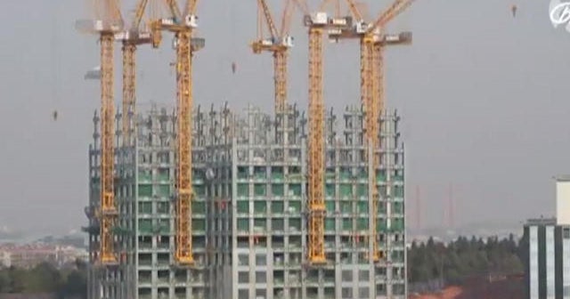 China builds a skyscraper in 19 days - CBS News