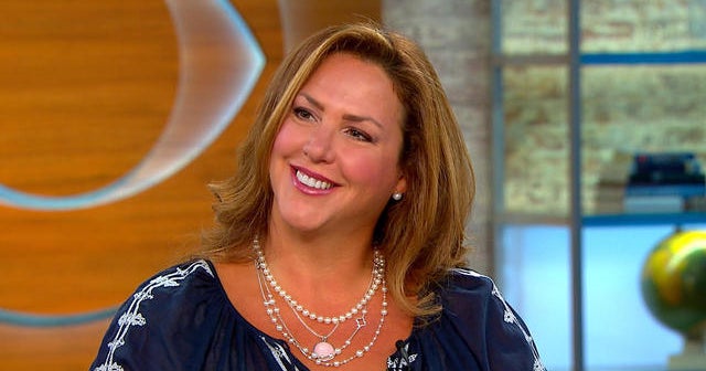 Best-selling author Jen Lancaster talks new "frenemies" novel - CBS News