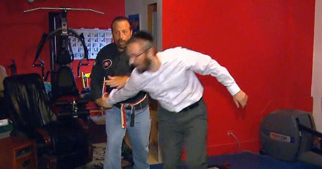 Orthodox Jews taking Jiu Jitsu lessons for self defense - CBS News