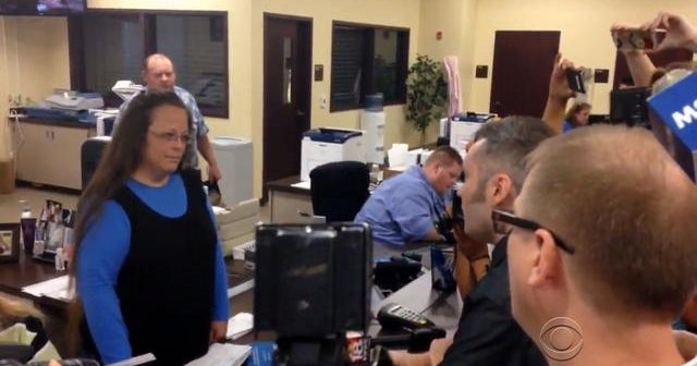Kentucky Clerk Still Refuses To Give Marriage Licenses Cbs News