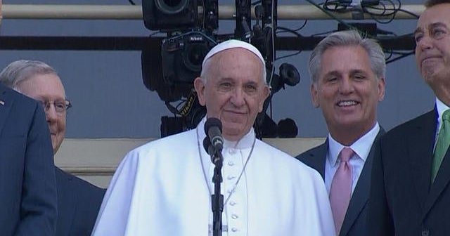 Pope Francis greets crowds from the Speaker's Balcony - CBS News