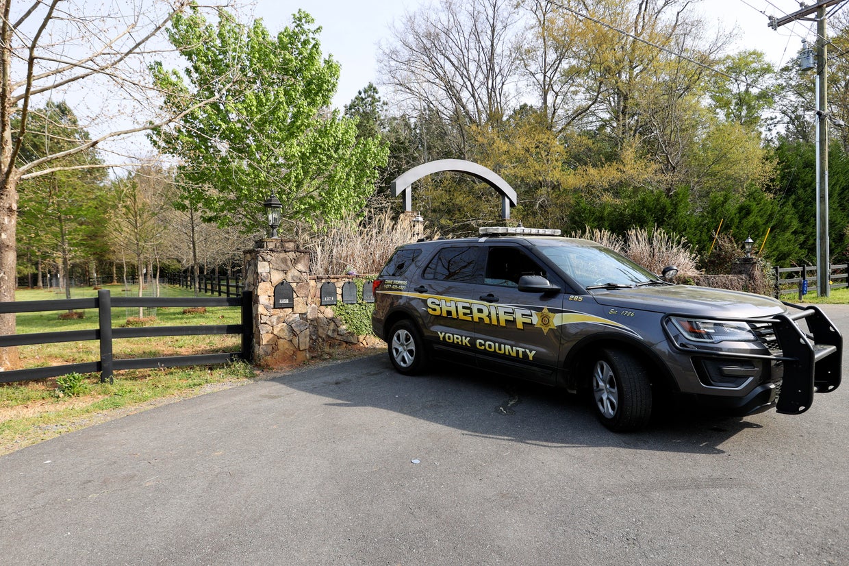 Former NFL player kills 6 people, then himself, in South Carolina - CBS ...