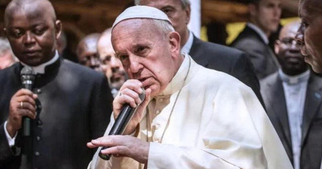 "Rapping" Pope Francis photo goes viral - CBS News