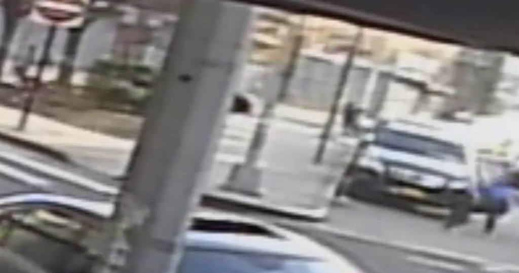 Caught On Video: Brazen Shootout At Bronx Intersection Damages Nearby ... Caught On Video: Brazen Shootout At Bronx Intersection Damages Nearby ...