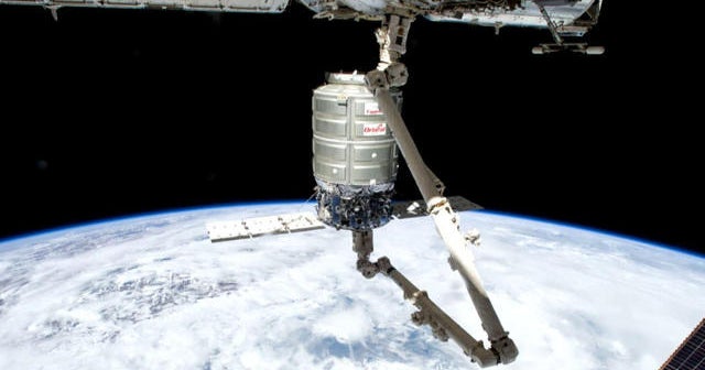 NASA experiment: Setting a fire in space - CBS News