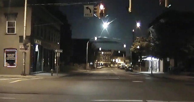 Incredible meteor in Maine caught on camera - CBS News