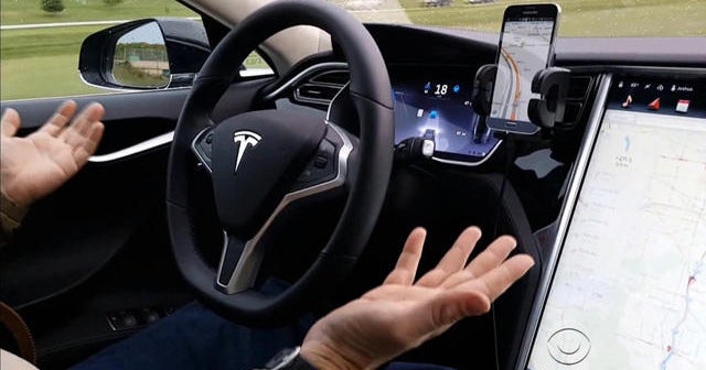 Tesla "auto-pilot" car death under investigation - CBS News