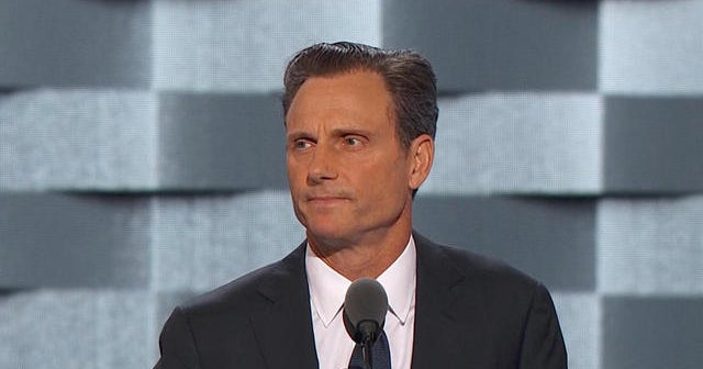 Actor Tony Goldwyn addresses the DNC - CBS News