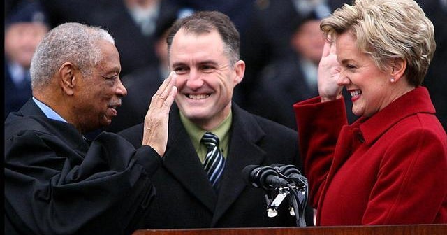 Role reversals: America's first gentlemen - CBS News