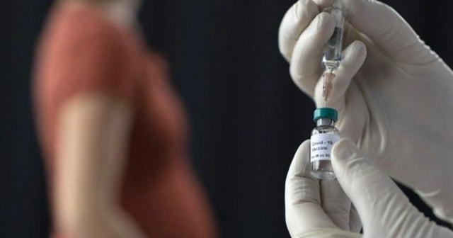 CDC study: Pfizer, Moderna COVID vaccines safe during pregnancy - CBS News