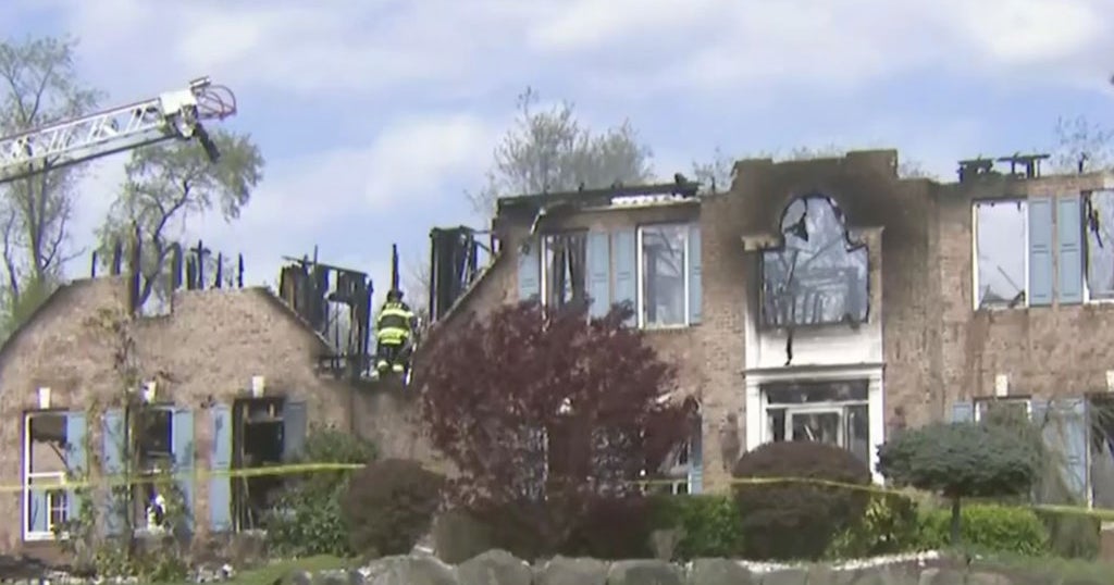 Upper Freehold Home Destroyed In Fire - CBS New York