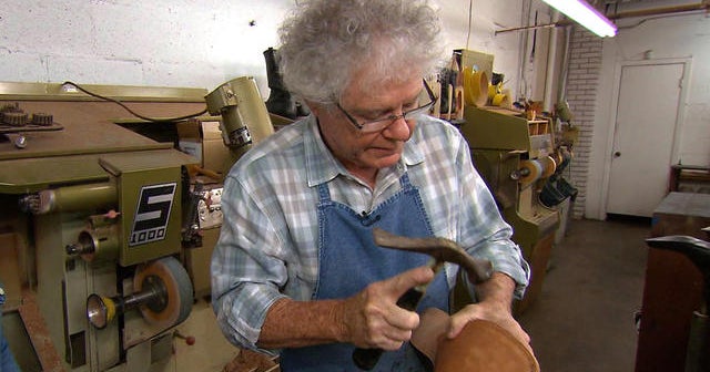 A Texas tradition: Cowboy bootmaker - CBS News