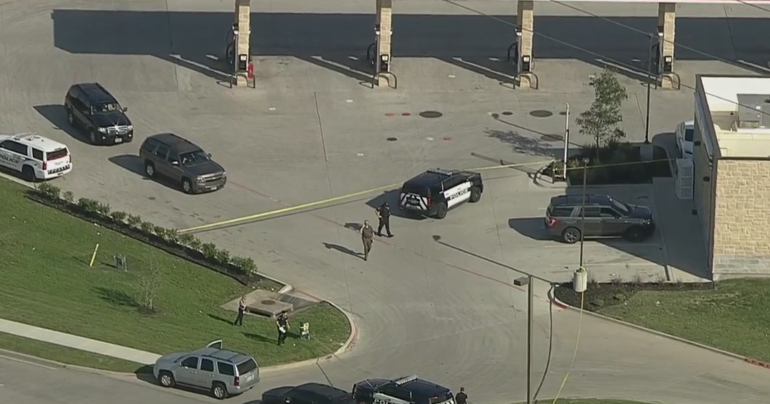 2 People Shot Outside 7-Eleven Near Grapevine Mills Mall - CBS Texas
