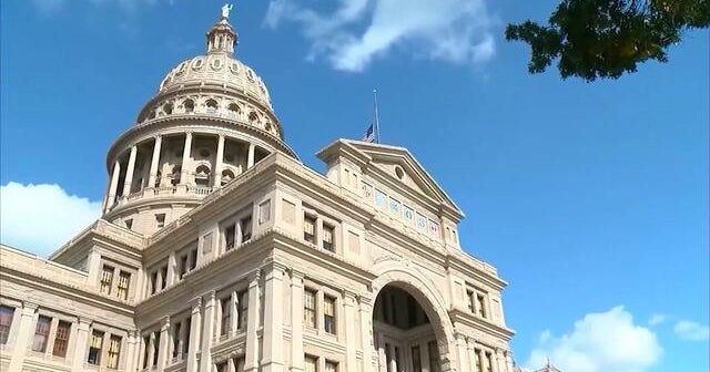 Texas Democrats block restrictive voting bill by staging late-night walkout - CBS News