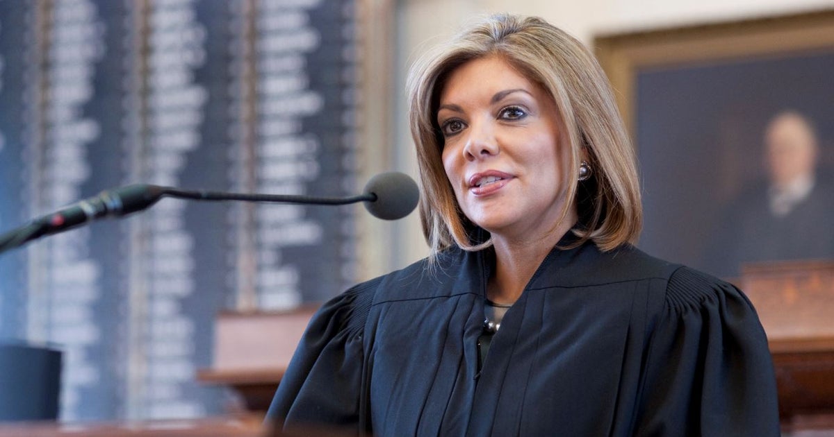 Former Texas Supreme Court Justice Eva Guzman throws her hat in the ...