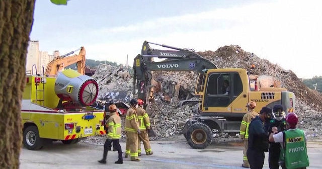 WorldView: Building collapses on bus in South Korea; around 350,000 on ...